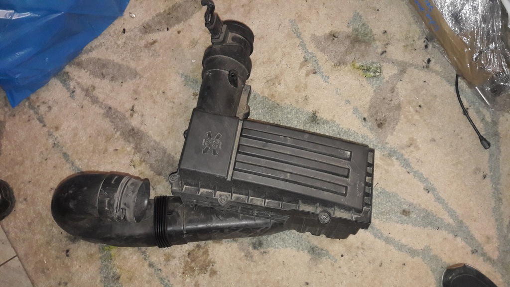 VW AUDI OBUDOWA FILTRA POWIETRZA 3C0129607AS - 7265325194 - oficjalne ...