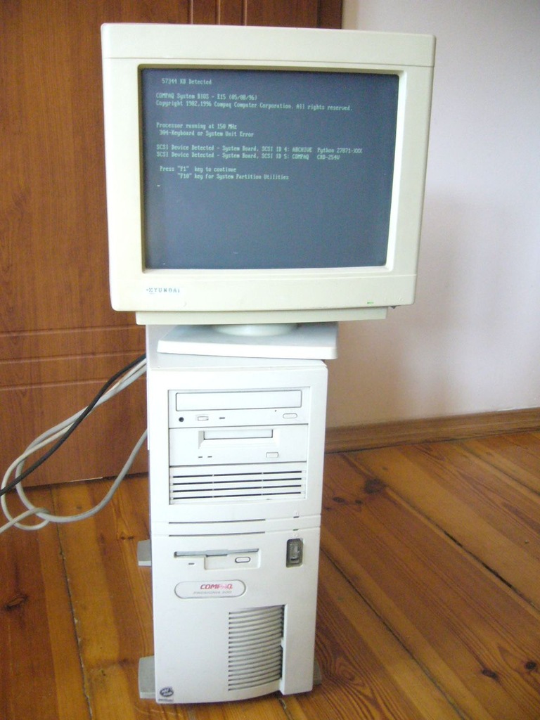 Komputer Compaq Prosignia 300 i Monitor Hyundai - 7280619154 ...