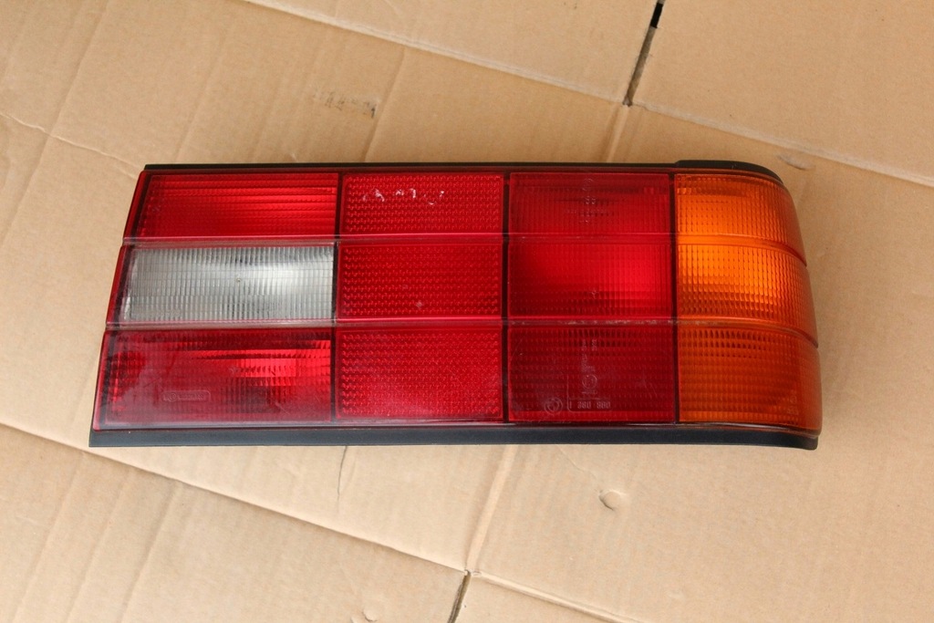 lampa tył PRAWA BMW e30 szeroka oryginał BMW - 7560574356 - oficjalne ...