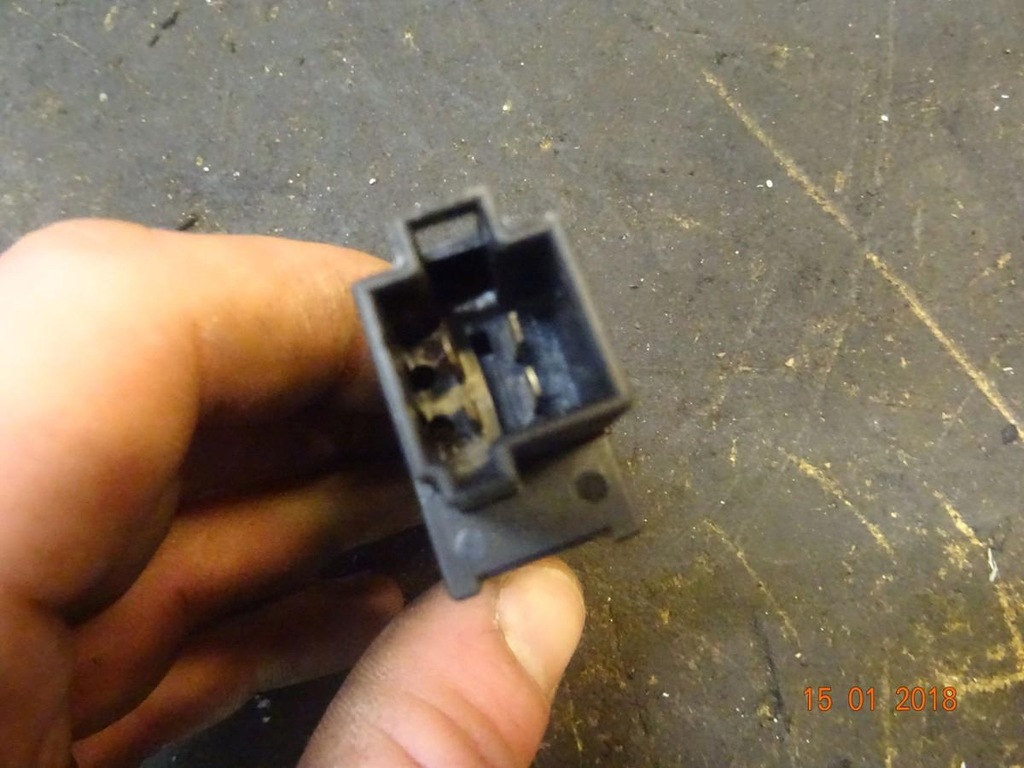 CZUJNIK STOP MERCEDES W163 A0015452009 - 7141114795 - oficjalne ...