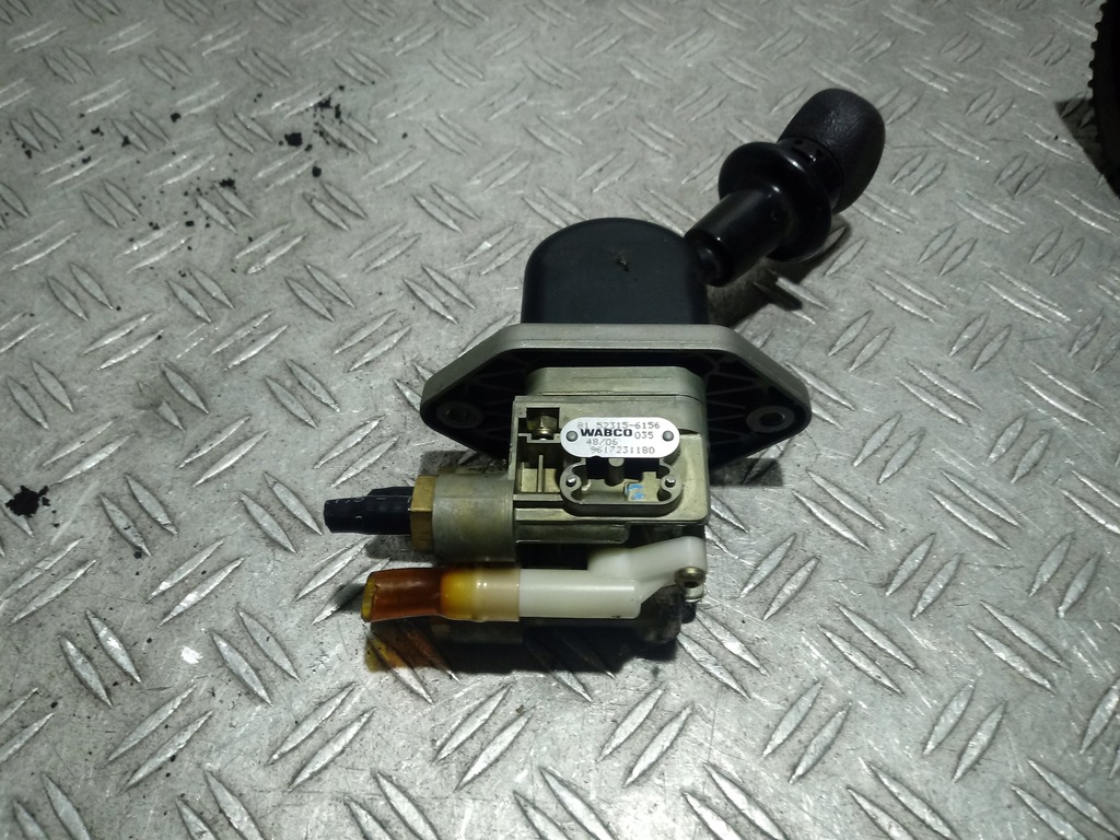 ZAWÓR HAMULCA RĘCZNEGO MAN TGA TGX 81523156156 - 7782684597 - oficjalne ...