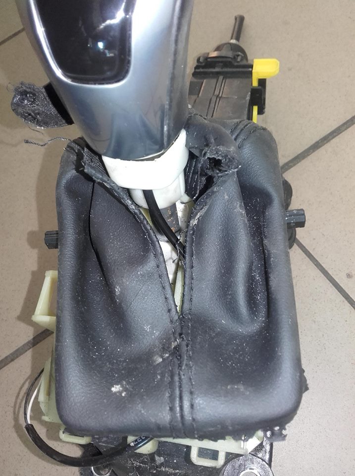 VOLVO XC 60 LEWAREK ZMIANY BIEGÓW 31367921 - 7281200989 - oficjalne ...