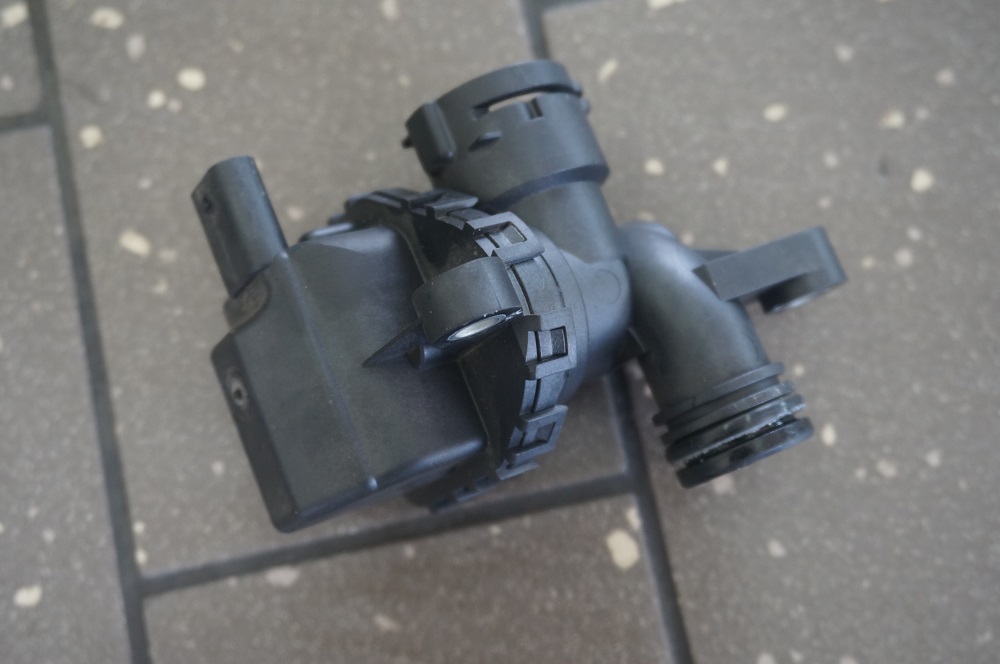 ZAWÓR WODY MERCEDES W221 CL W216 A2782000831 - 7348782290 - oficjalne ...