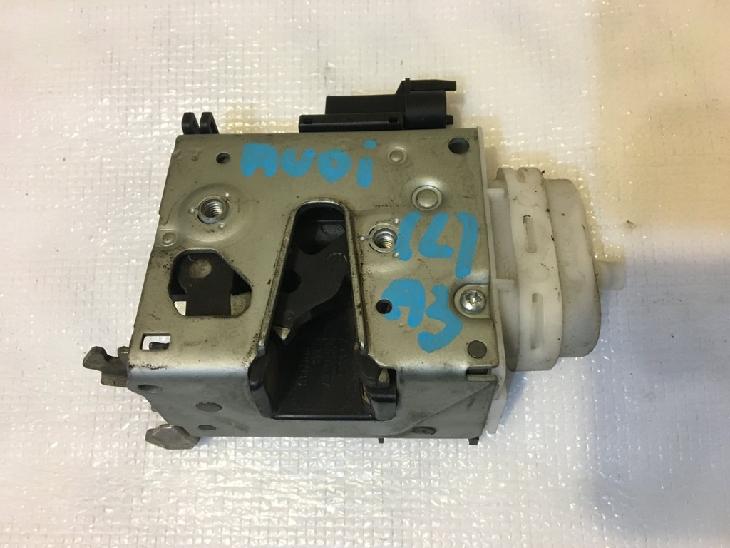 AUDI A3 97-02R ZAMEK DRZWI LEWY PRZÓD 8L1837015B - 7320651040 - oficjalne archiwum Allegro