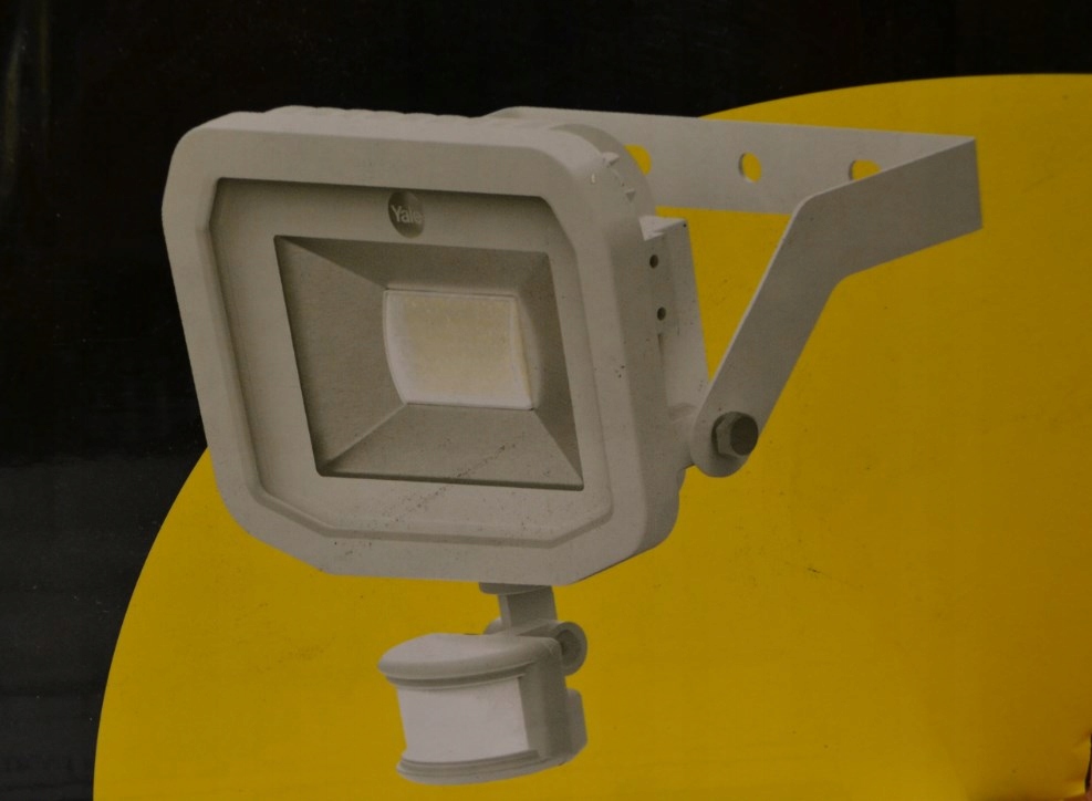 LAMPA ZEWNĘTRZNA LED YALE BIAŁA Z CZUJNIKIEM 8W - 7447020746 ...