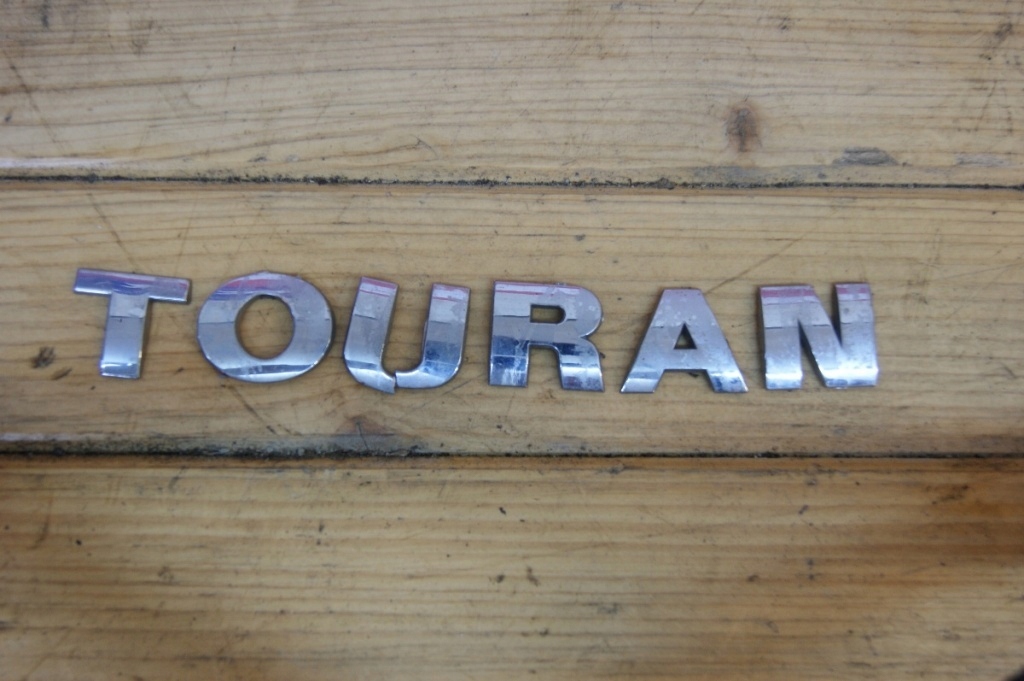 VW TOURAN LITERKI EMBLEMAT LOGO NAPIS TOURAN - 6865681366 - oficjalne ...